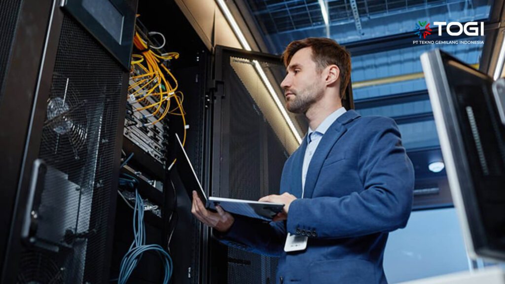 Apa itu IT Support, Tugas, Skill, dan Bedanya dengan IT Staff